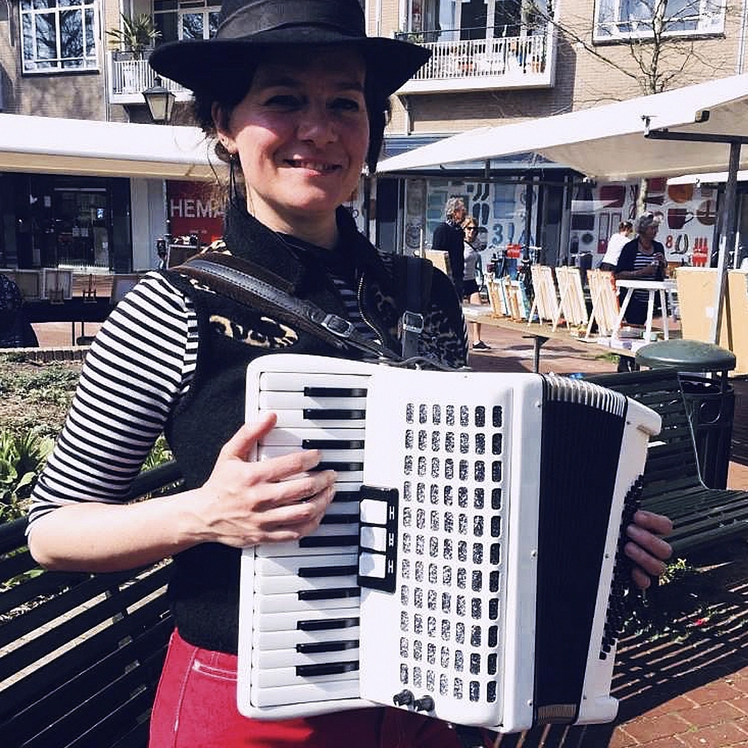 Cato Fluitsma (accordeon) & Tjalle (cello) - Het Groene Veld Amsterdam